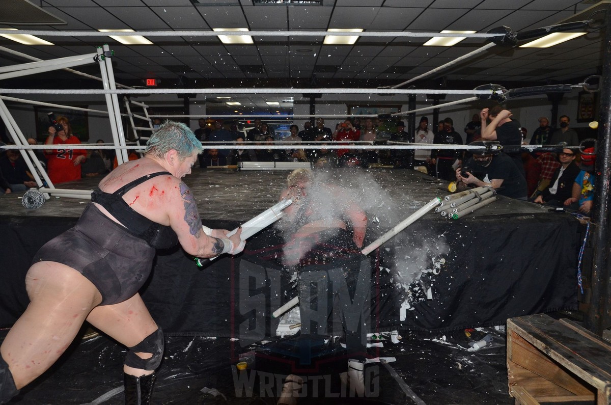 Mickie Knuckles: Love and death matches - Slam Wrestling
